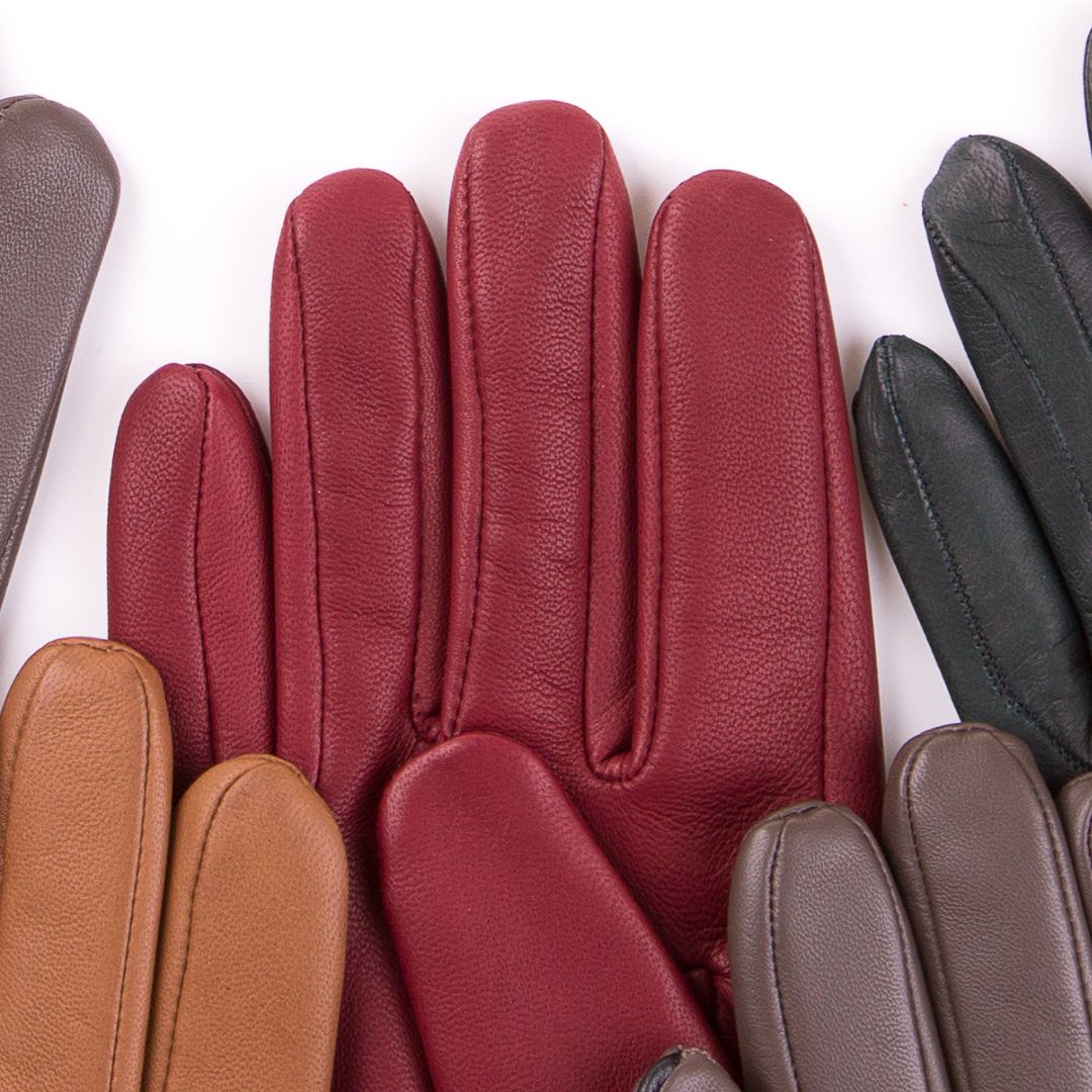 Gants en cuir rouge : l’élégance intemporelle audacieuse